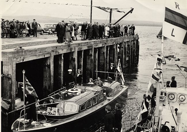 The Queen arriving at Cromarty Harbour - Cromarty Archive